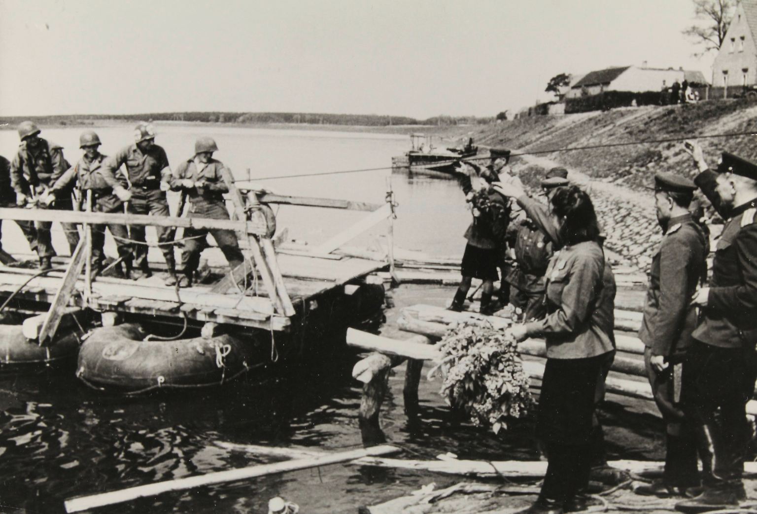 Historisches Foto vom "Elbe Day" 1945: Als sich Amerikaner und Rote ...