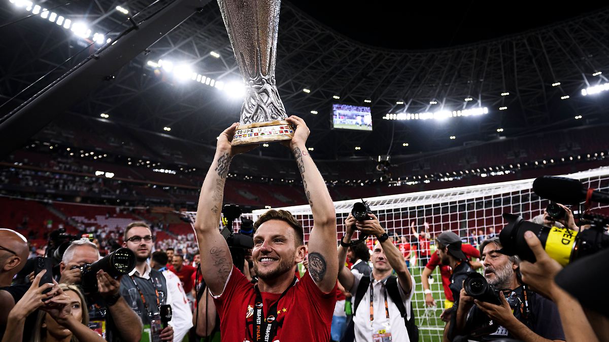 Rakitic witzelt nach EL-Sieg: UEFA "muss den Pokal ändern, denn er ...