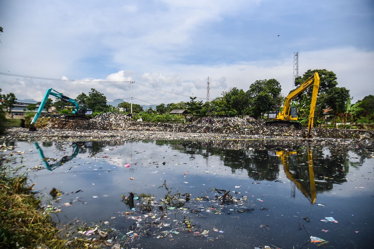 Nur reinigen hilft nicht: Der "dreckigste Fluss der Welt" versinkt im ...