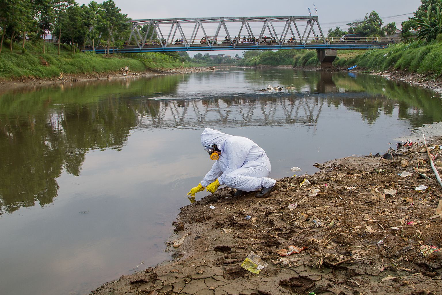 Nur reinigen hilft nicht: Der "dreckigste Fluss der Welt" versinkt im ...