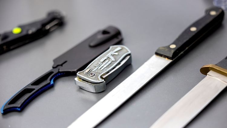 Berlin & Brandenburg: Messerverbot in allen Berliner Bahnen, Bussen und ...