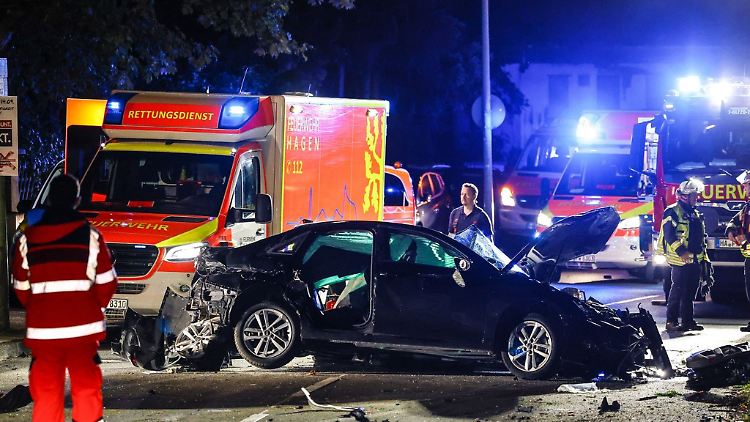 Nordrhein-Westfalen: Ein Toter und zwei Schwerverletzte nach Unfall in Hagen - n-tv.de