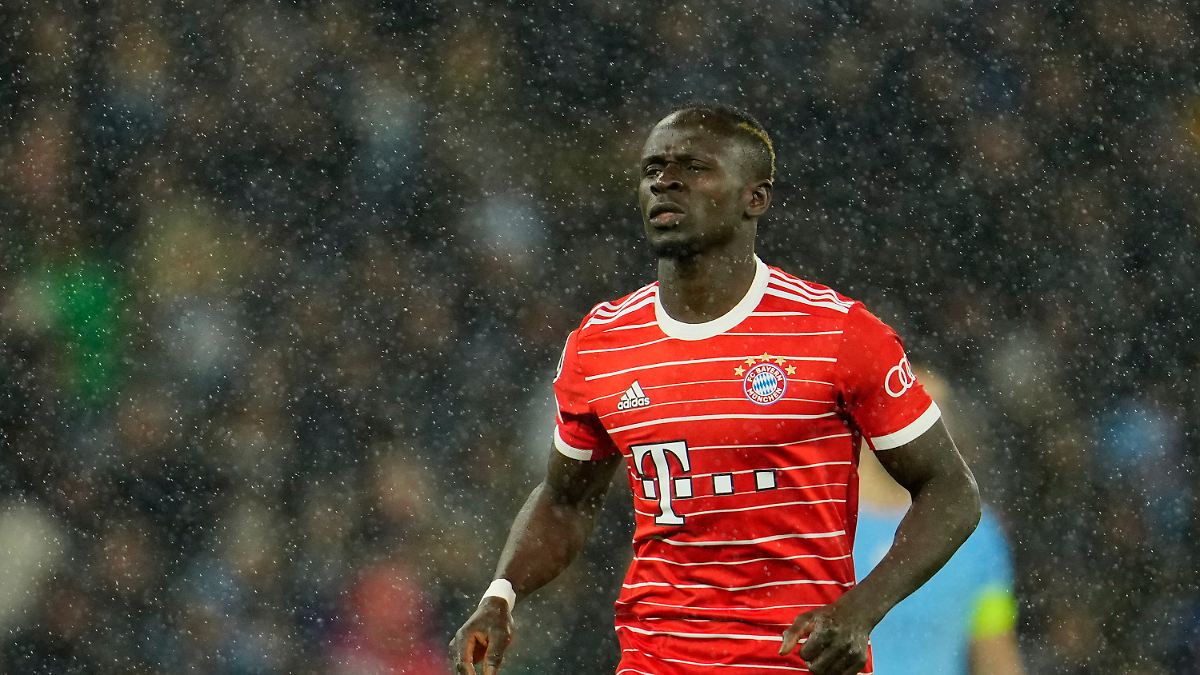 Nach Kabinen-Eklat mit Sané: FC Bayern suspendiert Superstar Sadio Mané ...