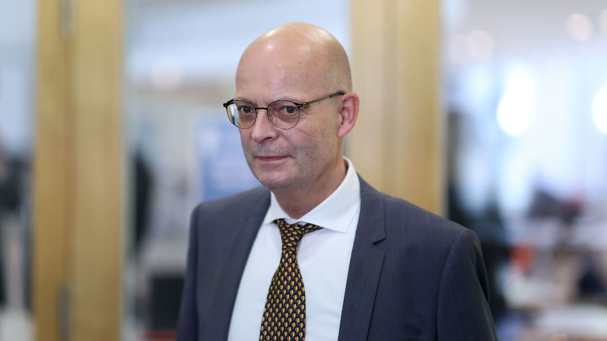 Sachsen-Anhalt: Oberbürgermeister Wiegand will zurück ins Amt - ntv.de