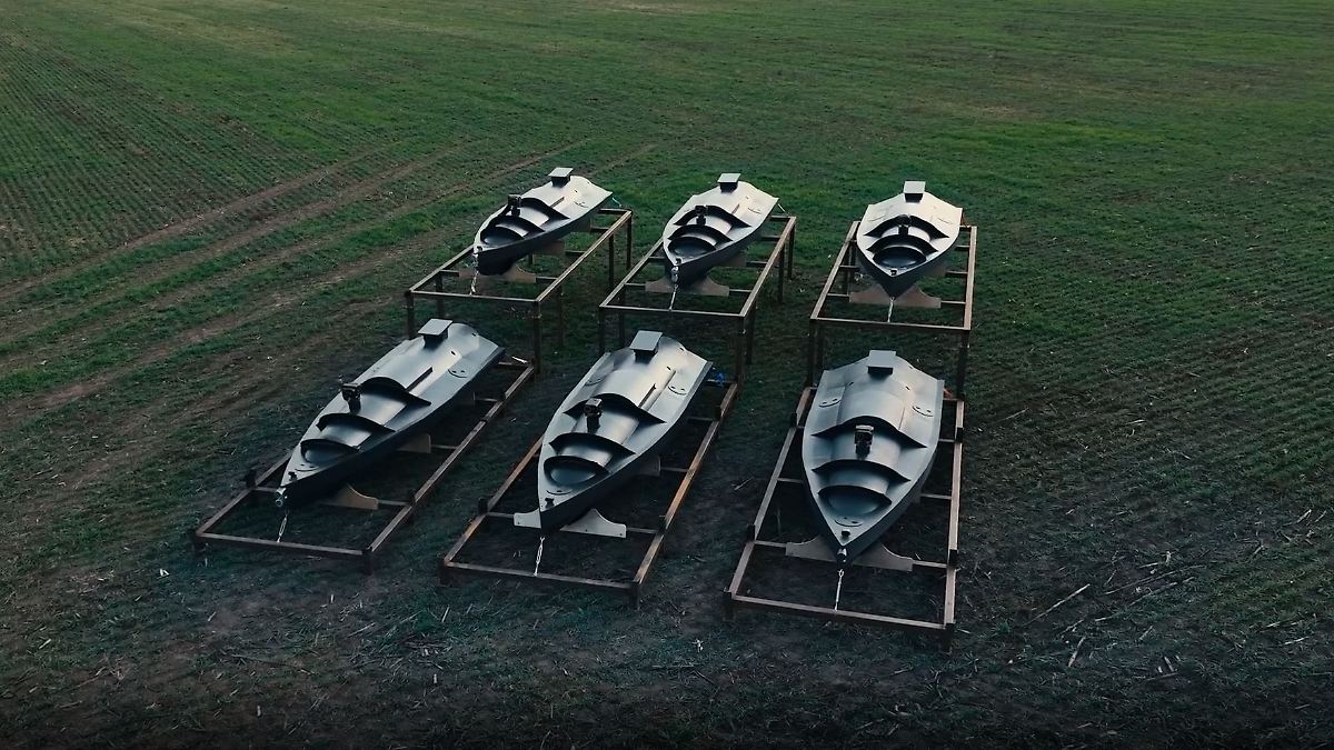 5,50 Meter lang - 80 km/h: Ukraine präsentiert erstmals ihre ...