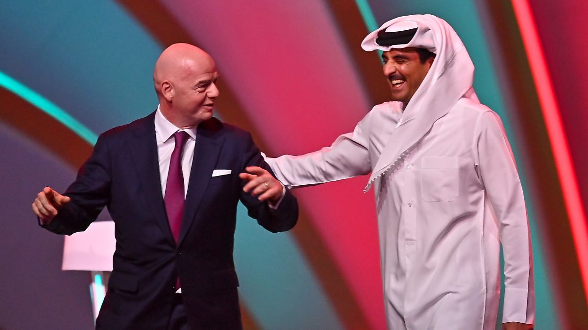 Irrer Propaganda-Brief für Katar: Die FIFA möchte die Welt zum ...