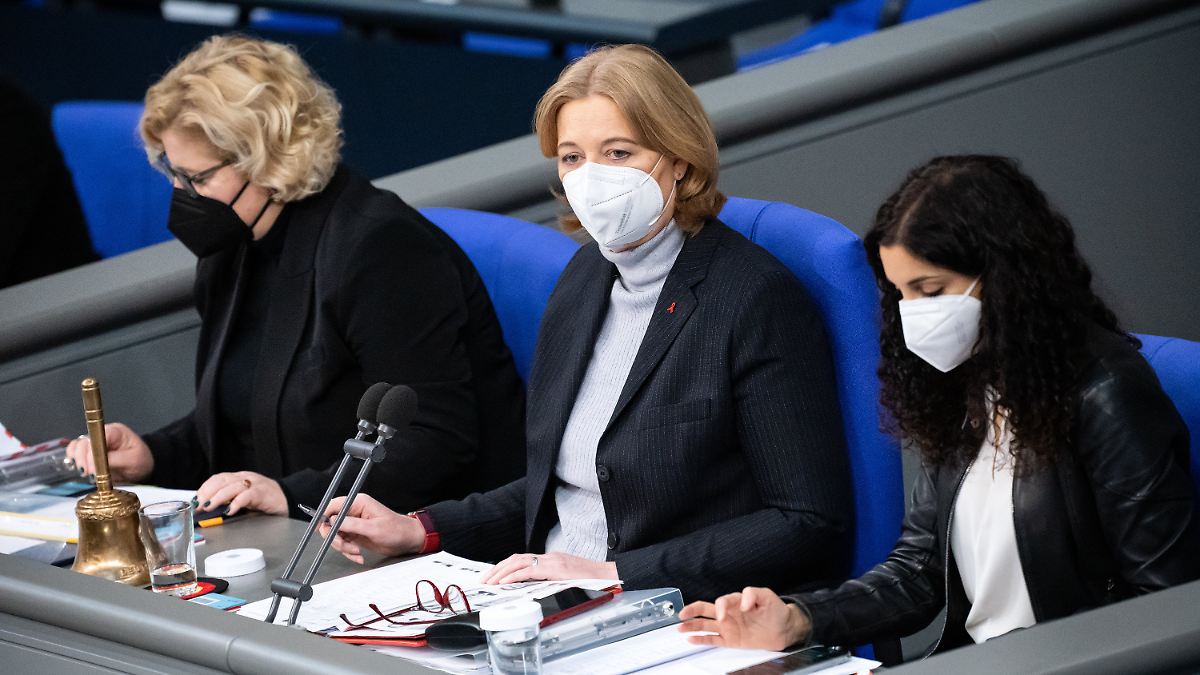 "Über der Nase!": Bas ermahnt AfD, Maske richtig zu tragen - ntv.de