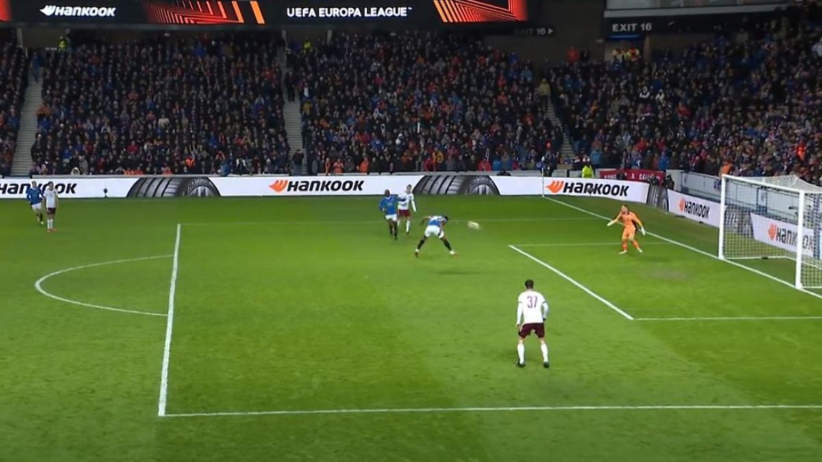 Ungewollte Traumflanke: Rangers bejubeln kuriosestes Tor des Spieltags