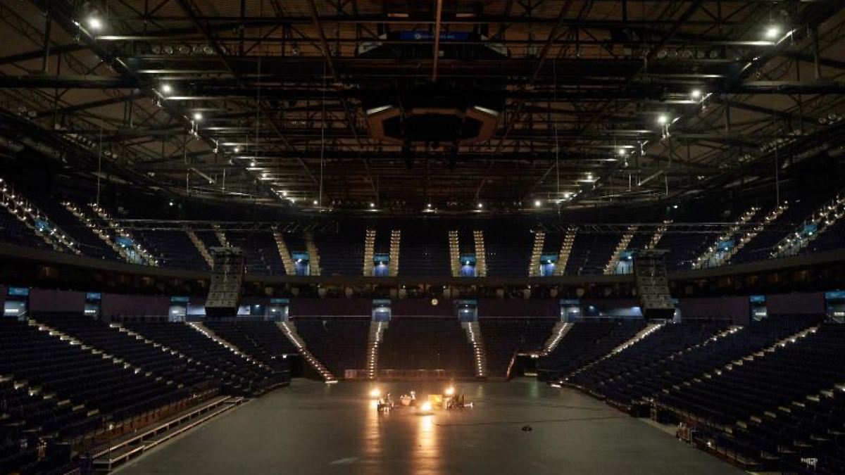 Hamburg & Schleswig-Holstein: Sasha singt in leerer Arena für einen ...