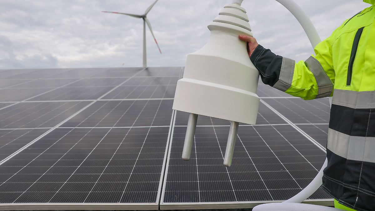 Sachsen-Anhalt: Für mehr grünen Strom: Neuer Solarpark in Zerbst - ntv.de