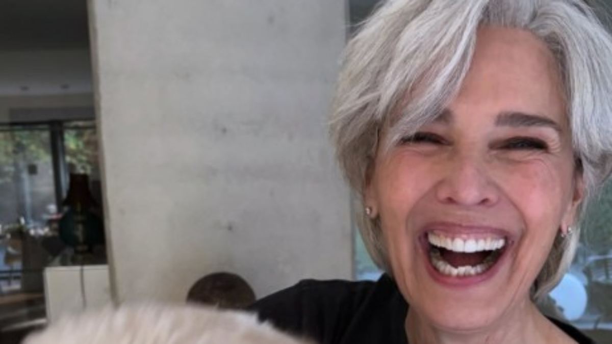 Kurze Haare und ergraut: Désirée Nosbusch präsentiert neuen Look - ntv.de