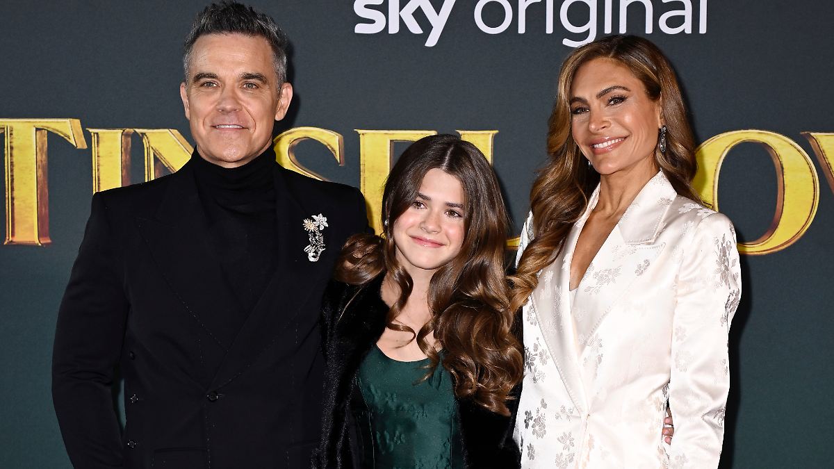 Mama und Papa sind auch dabei: Tochter von Robbie Williams feiert ...