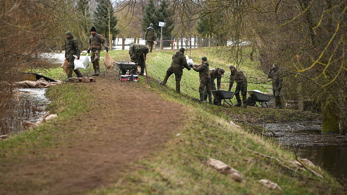 "Operation Ostschild": Bundeswehr hilft beim Aufbau eines Schutzwalls ...