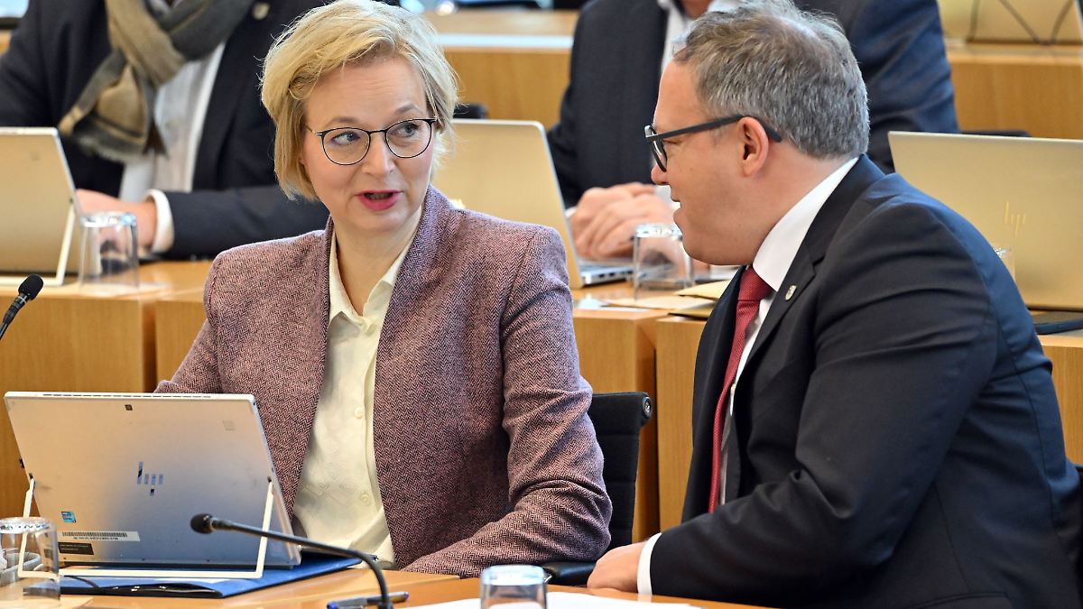 Thüringen: Entscheidung über Thüringer Doppelhaushalt im Landtag - ntv.de