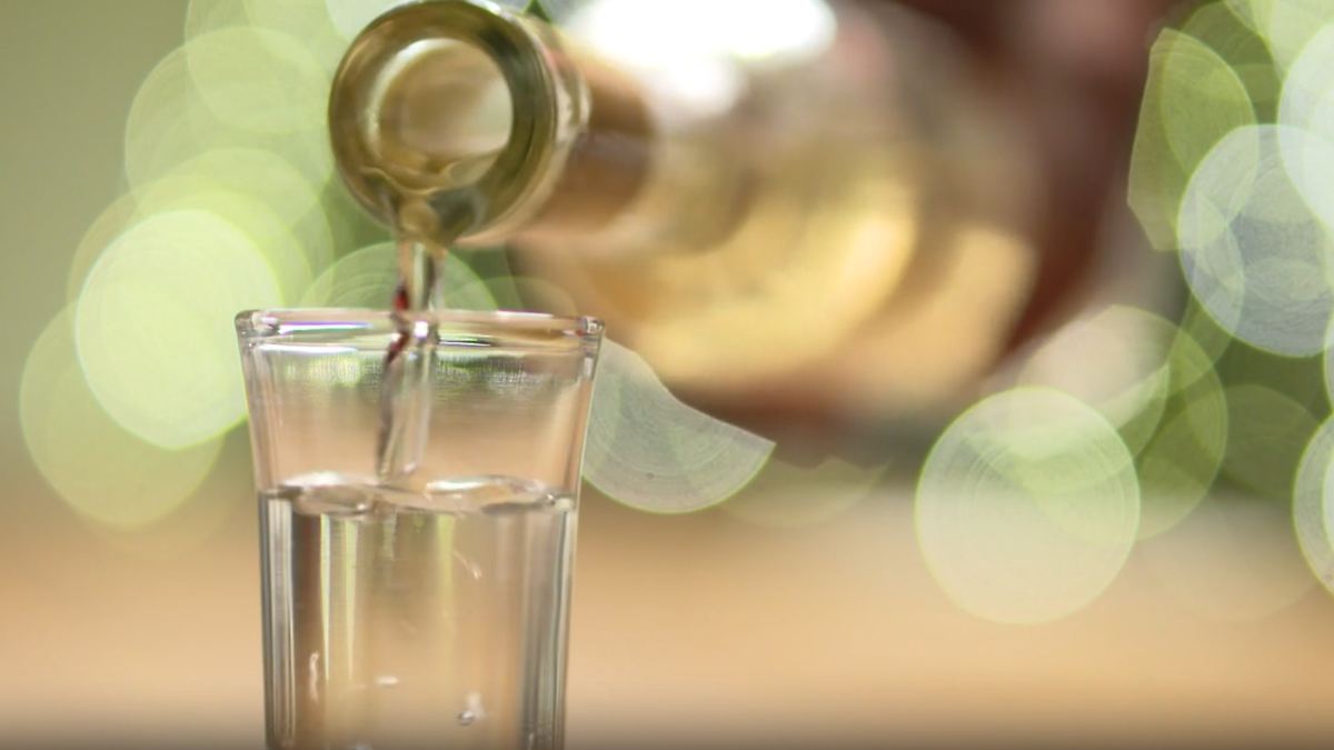 Mythos vom Verdauungsschnaps: Verbreiteter Irrtum: Warum Absacker nicht ...