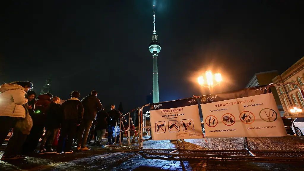 Berlin & Brandenburg: Polizei: Zahlreiche Festnahmen wegen gefährlicher ...