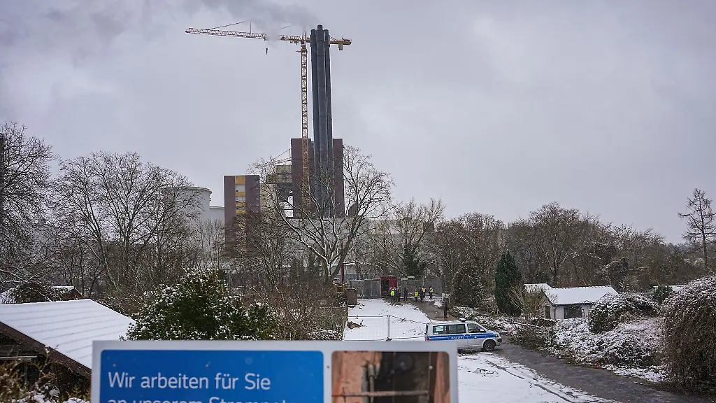 Berlin & Brandenburg: Betreiber: Stromausfall in Berlin wohl bis ...