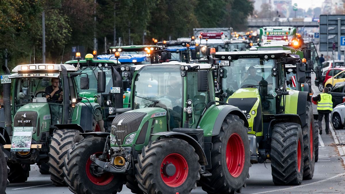 Proteste im Nordosten: Bauern in Brandenburg und Mecklenburg-Vorpommern ...