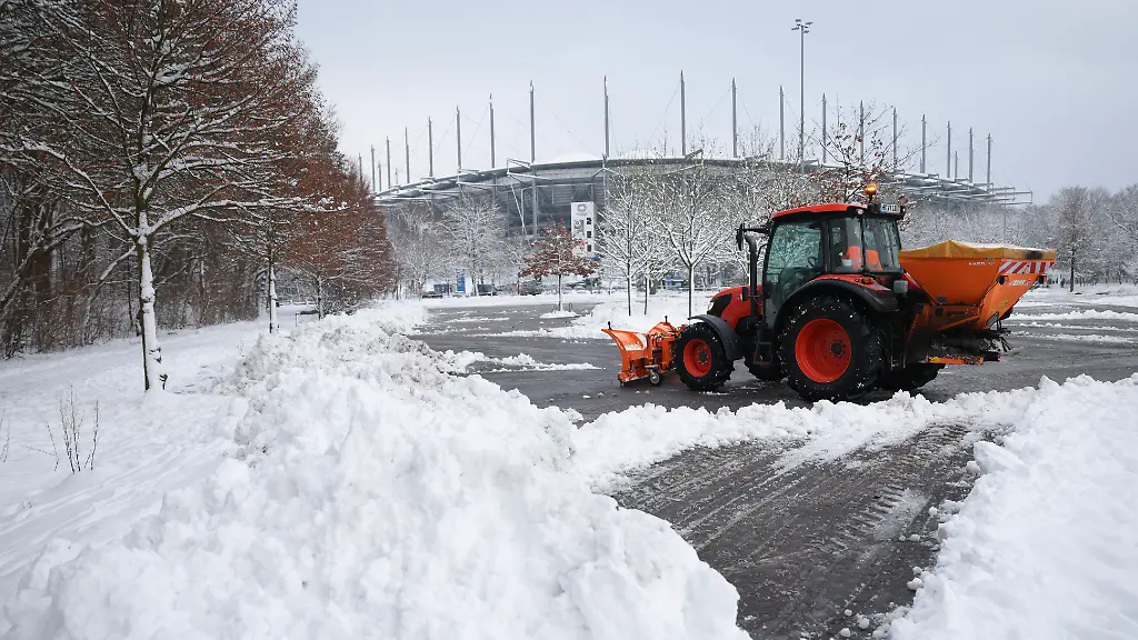 "Statische Risiken": Bundesliga-Spiel zwischen HSV und Leverkusen ...