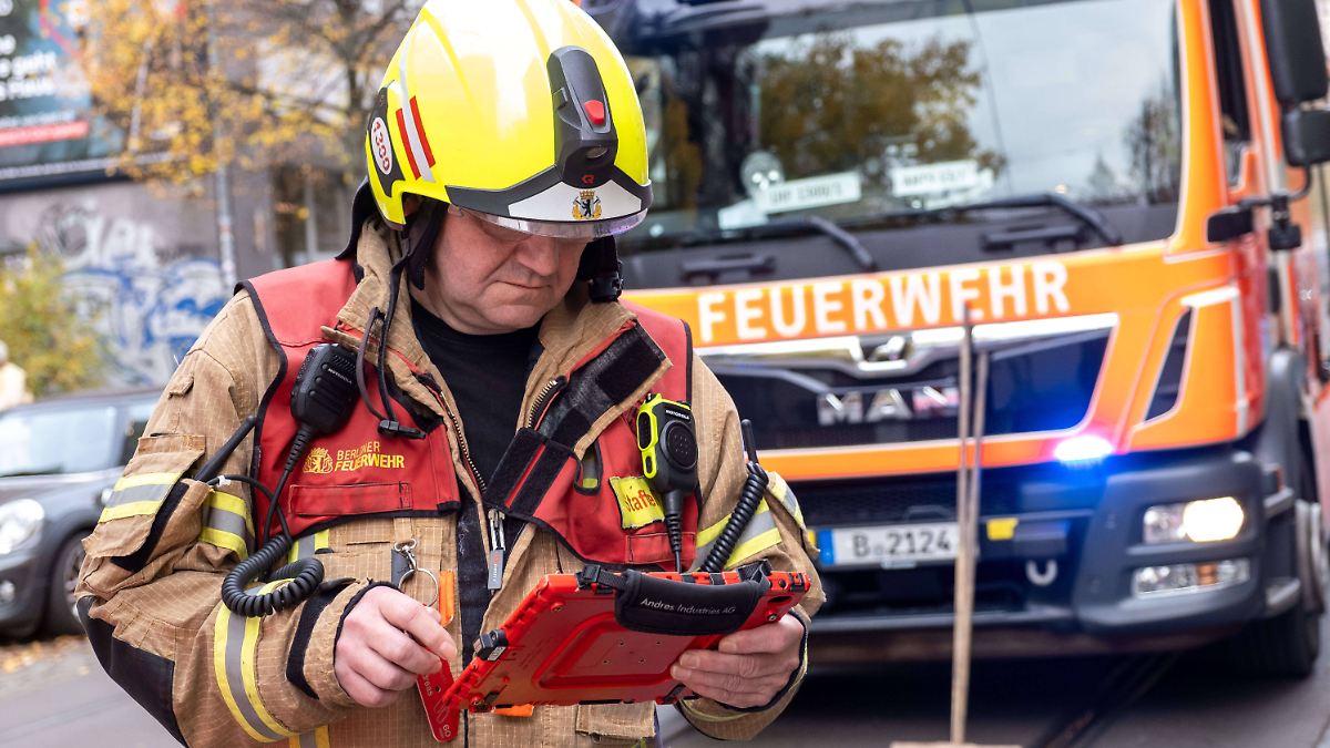 Großeinsatz von Rettungskräften: Kind stirbt bei Unfall in Berliner Kita