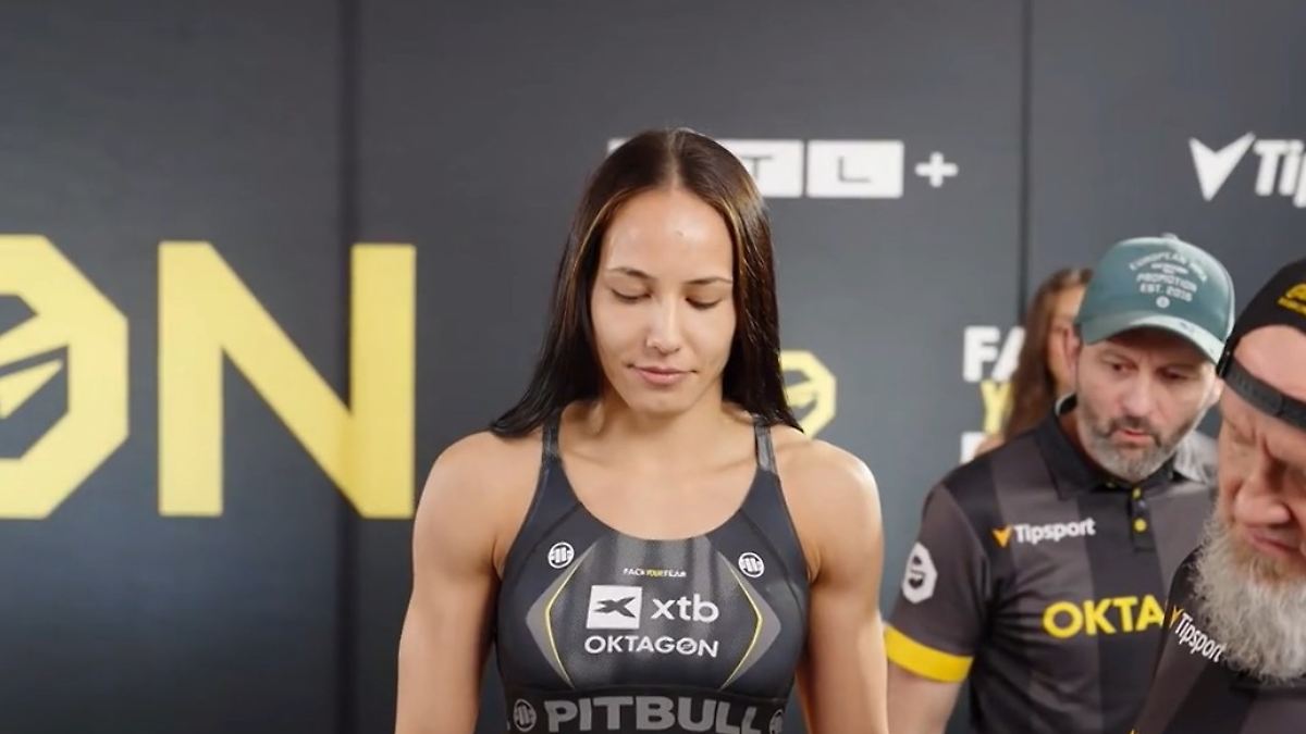 Schnell noch etwas abschwitzen: Mit Ohrringen wiegt MMA-Star Alina ...