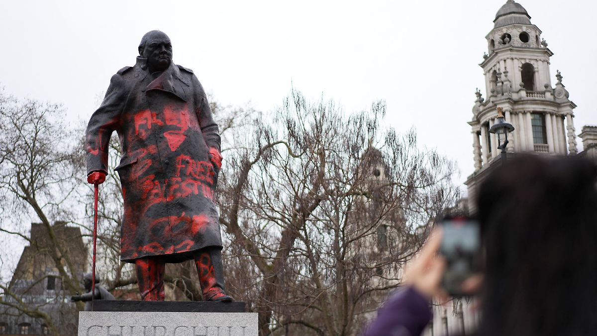 Der Tag: Berühmte Statue Winston Churchills in London beschmiert - ntv.de