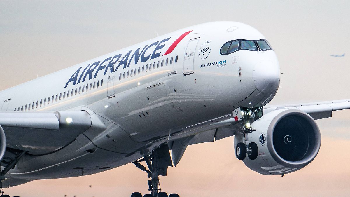 Ohne Passagiere nach Paris: Raketen zwingen französischen Rückholflug ...