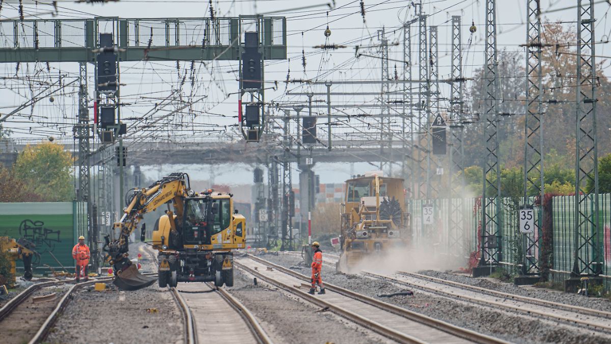 Laut Zeitungsbericht noch höher: Sanierungsstau im Schienennetz bei 130 ...