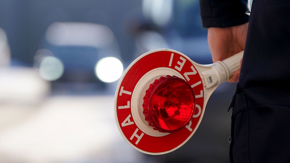 Hamburg & Schleswig-Holstein: "Car-Freitag" in Hamburg - mehr als 3.000 ...