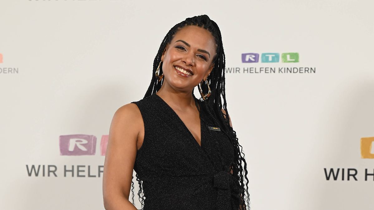"Fühlt sich surreal an": RTL-Moderatorin Janique Johnson ist Mutter ...
