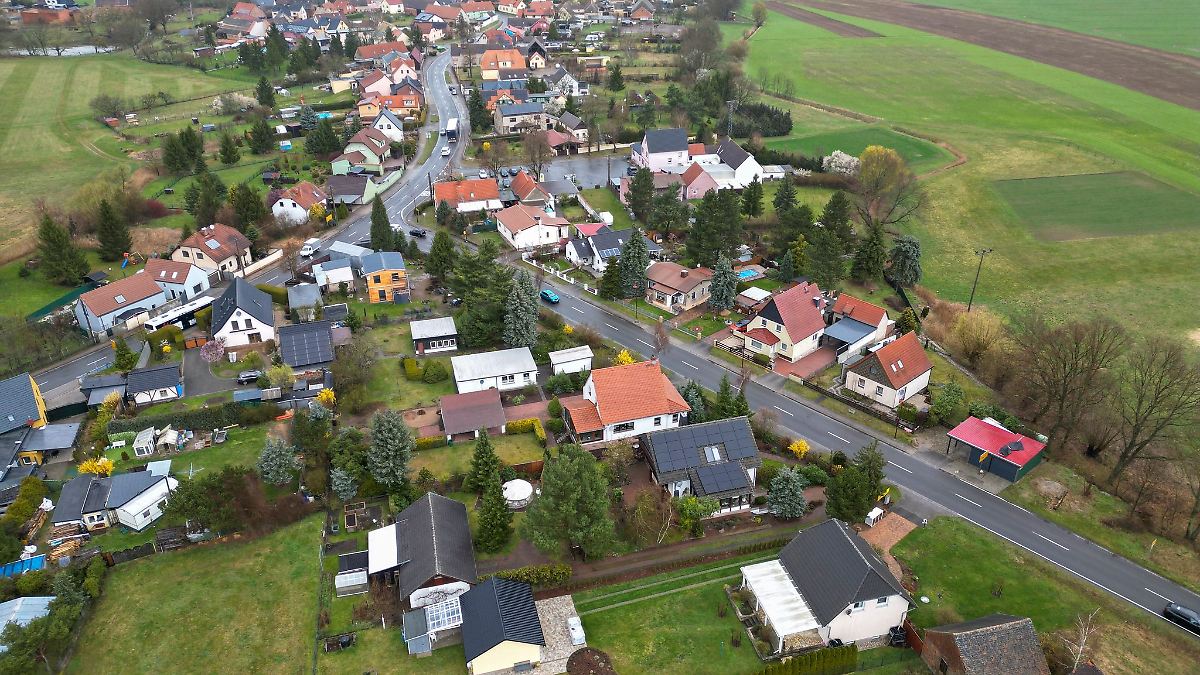 Sachsen: Ein Dorf, drei Bundesstraßen: Spatenstich für Ortsumgehung ...
