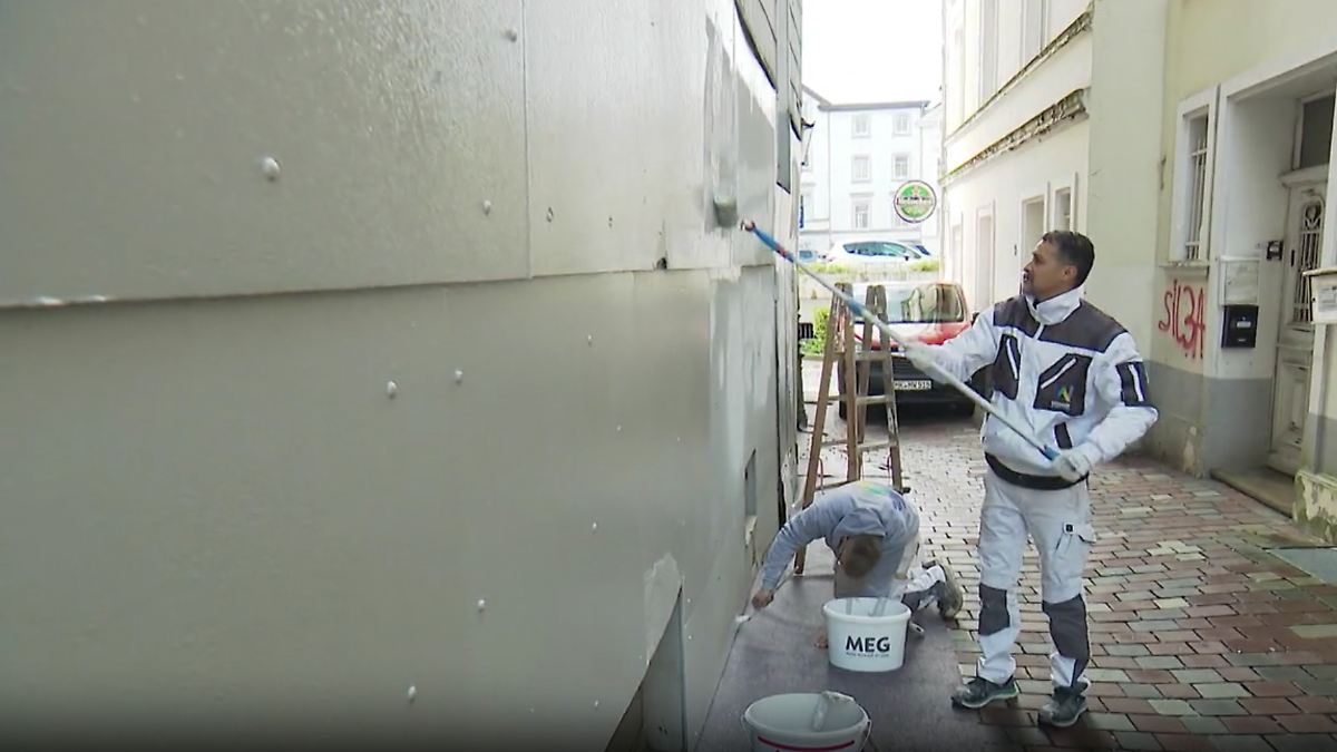 "Fragen niemand, machen einfach": "Willi&Söhne" übermalen Graffiti auf ...