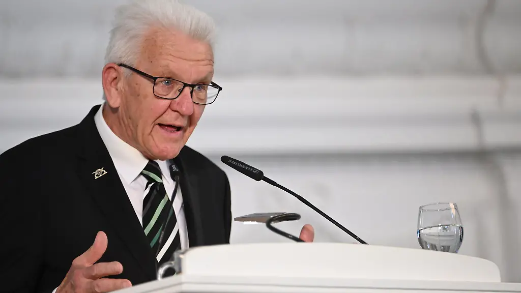 Baden-Württemberg: "Eine Gnade": Kretschmann verabschiedet sich nach 15 ...