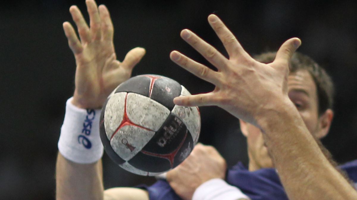 "Dann darf es keinen Absteiger geben": Hand- und Basketballer ...