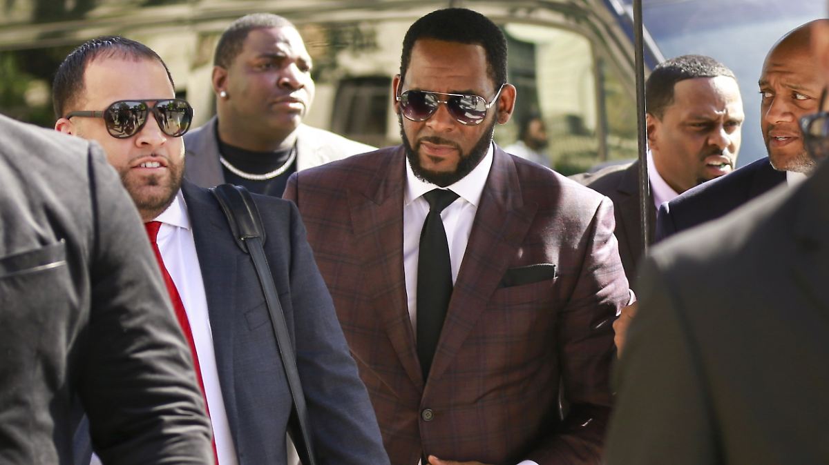 "Verärgerte Groupies": R. Kelly verhöhnt seine mutmaßlichen Opfer - ntv.de