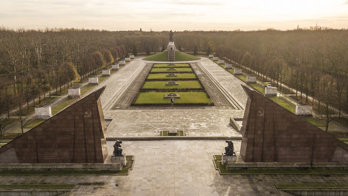 Gigantische Gedenkstätte: Das sowjetische Ehrenmal in Berlin-Treptow