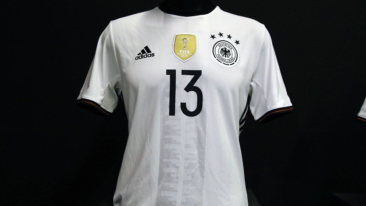 Testspiel gegen Frankreich: DFB-Elf startet mit neuem Trikot und Mario ...