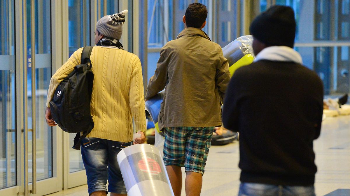 "Habe da keine Zweifel": Gabriel: 500.000 Flüchtlinge sind möglich - ntv.de