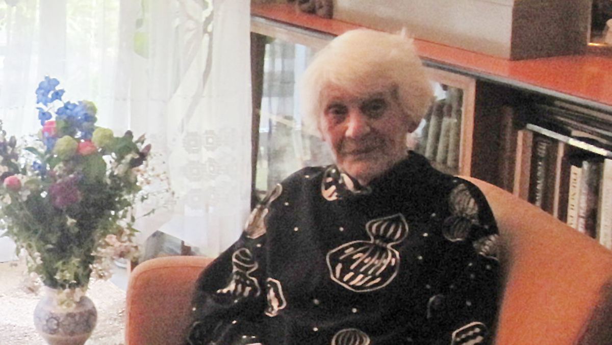 Älteste Doktorandin der Welt: 102-Jährige legt Prüfung ab - ntv.de