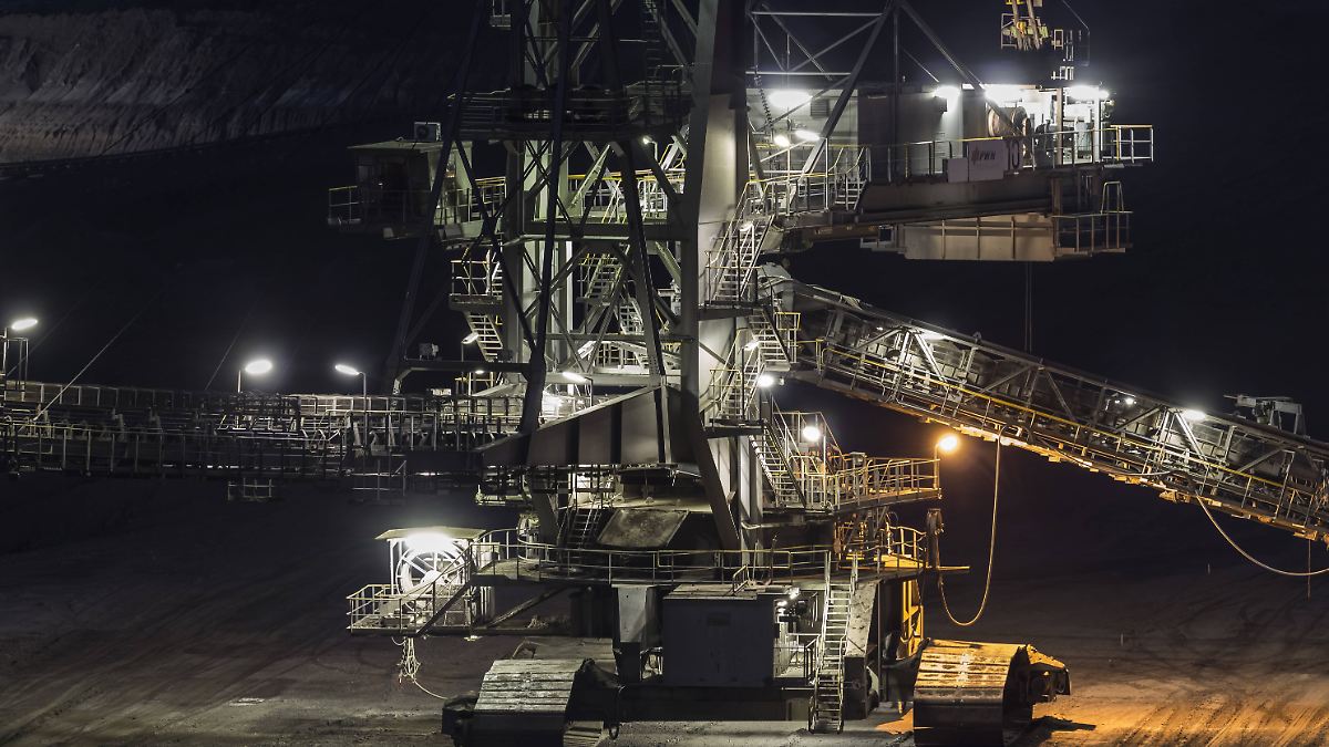 Geplante CO2-Abgabe: Braunkohle-Aus kostet 30.000 Jobs bei RWE - ntv.de