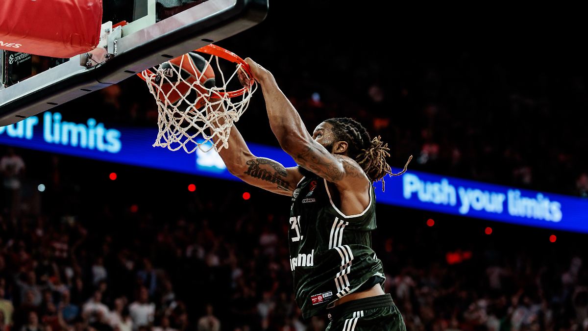 Basketballer sind eine Macht: Bayern gelingt 14. Heimsieg und "Pass des ...
