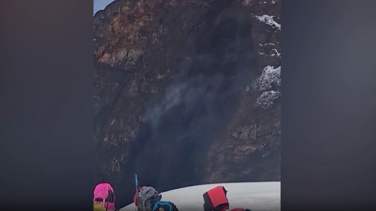 Der Tag: Abstürzendes Gestein lässt Gletschersee in Peru überlaufen ...
