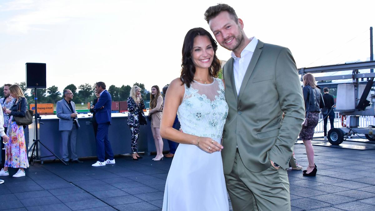 Aber nicht die Bachelorette!: RTL-Show-Gewinner Marvin Albrecht hat ...