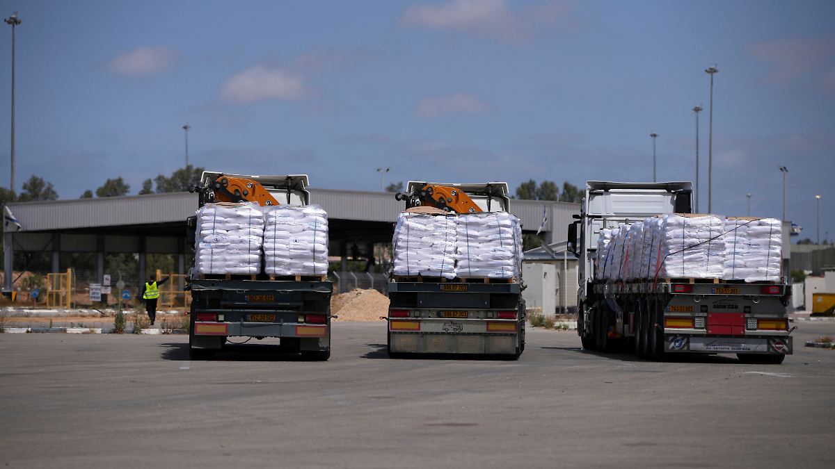 GHF-Mitarbeiter weichen zurück: Verteilungszentrum im Gazastreifen nach ...