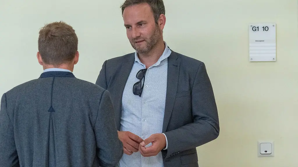 Mecklenburg-Vorpommern: Linke-Vorwürfe gegen AfD-Fraktion - Verhandlung ...