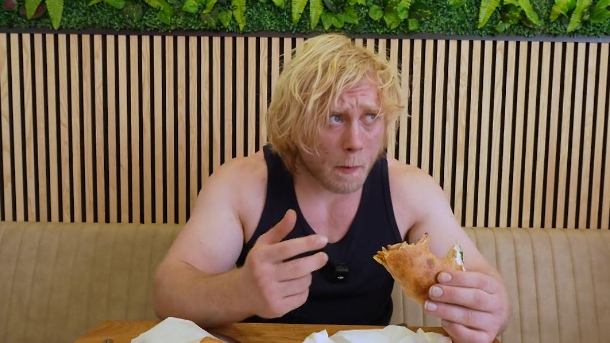 Deutscher MMA-"Neandertaler" Frederic Vosgröne isst fünf Döner in 23 ...