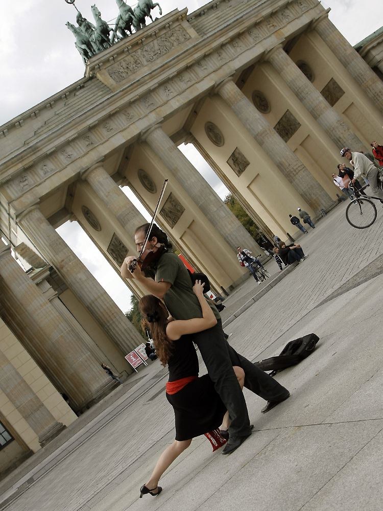 "Tango Hit and Run" in Berlin: Tanzen, bis die Polizei kommt - n-tv.de