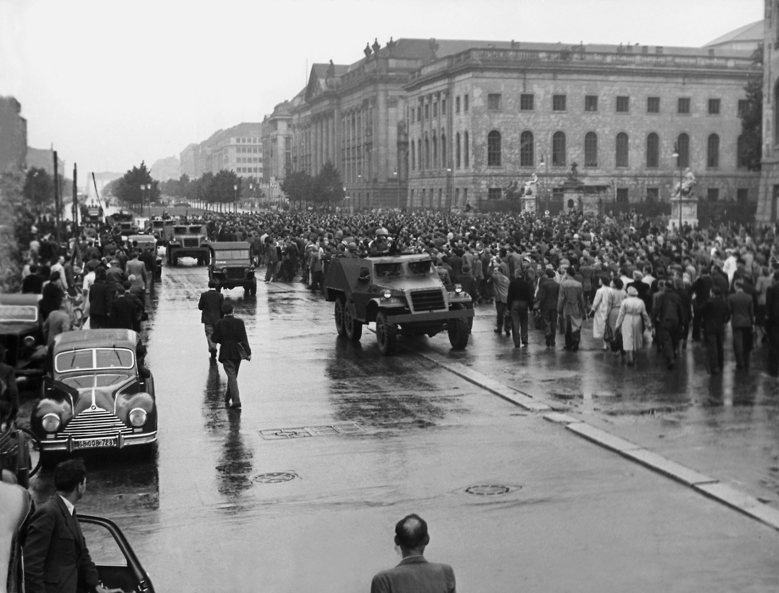 Der Protest und die blutigen Repressionen: Der Volksaufstand vom 17 ...