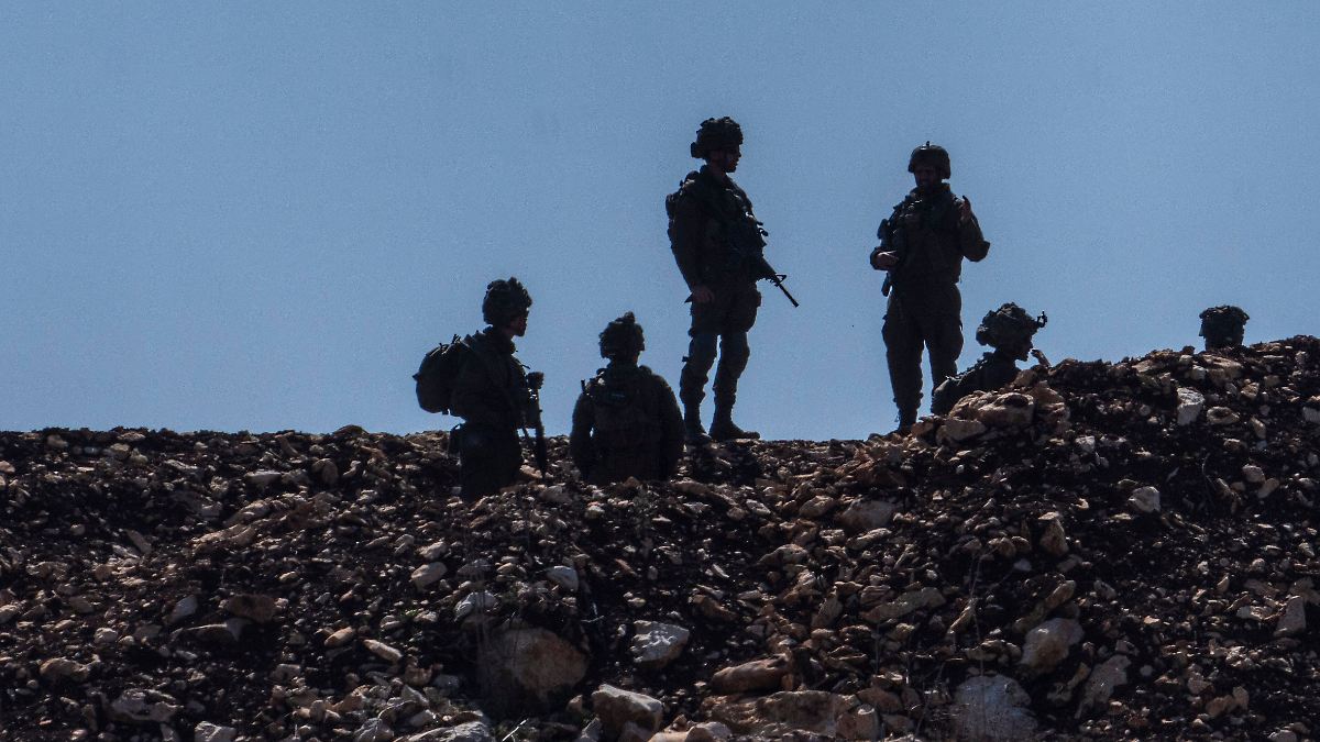 Angeblich Waffenruhe verletzt: Israel greift erneut Ziele der Hisbollah ...