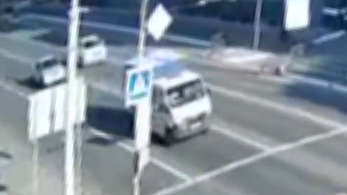 Insassen können flüchten: Angriff in Belgorod - Explosion erfasst Auto ...